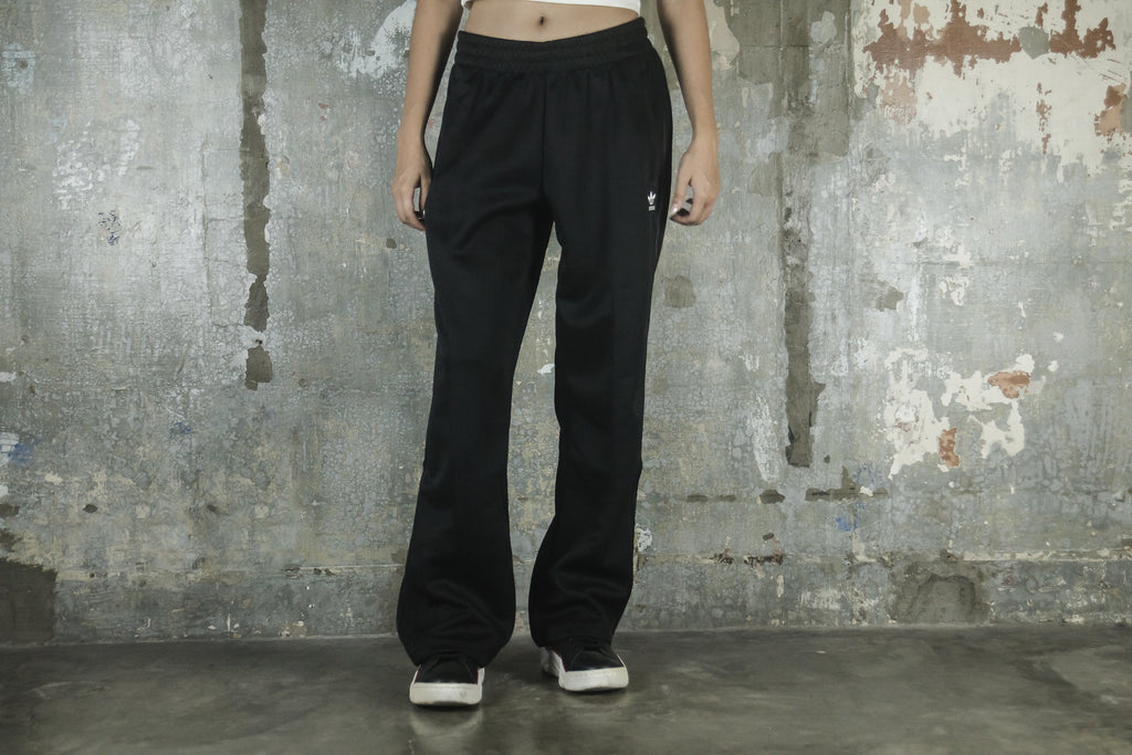 adidas Adicolor Classics Oversized SST Track Pants - Laces Mx – LACES STORE